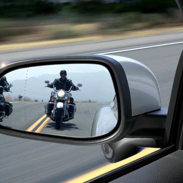 How To Adjust Car Mirrors For Maximum Visibility